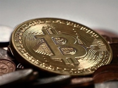 Bitcoin holds the line at $100,000 for now as dip buyers try to make a ...