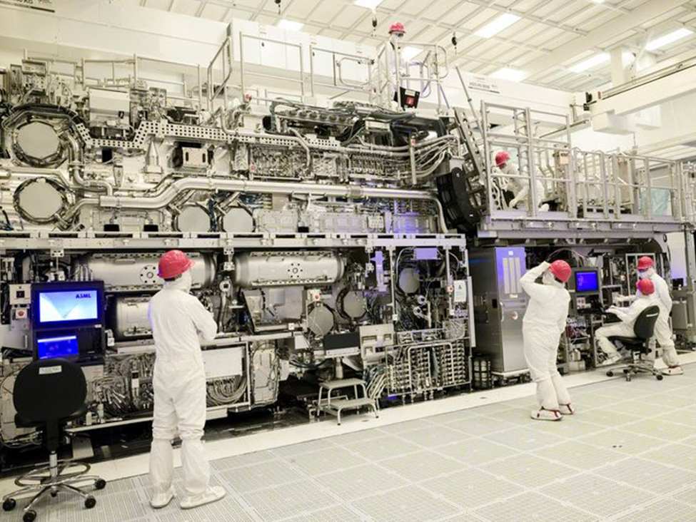 China won't need ASML's chip-building machines for long | investingLive