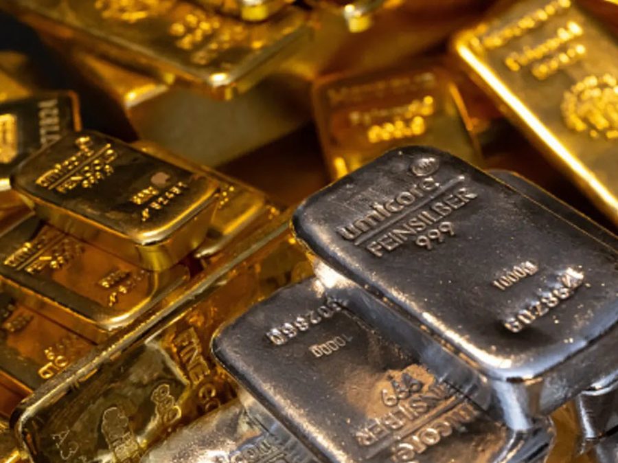 Gold recovers losses on the day, silver looks to seal a break above $50 ...