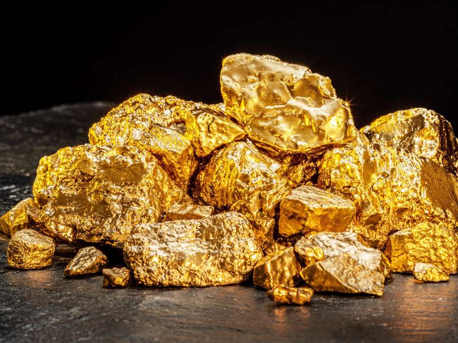 Deutsche Bank lifts 2026 gold forecast to US$4,450 as structural demand ...