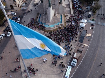 Argentina's $20bn bank loan stalls as lenders demand US guarantees ...
